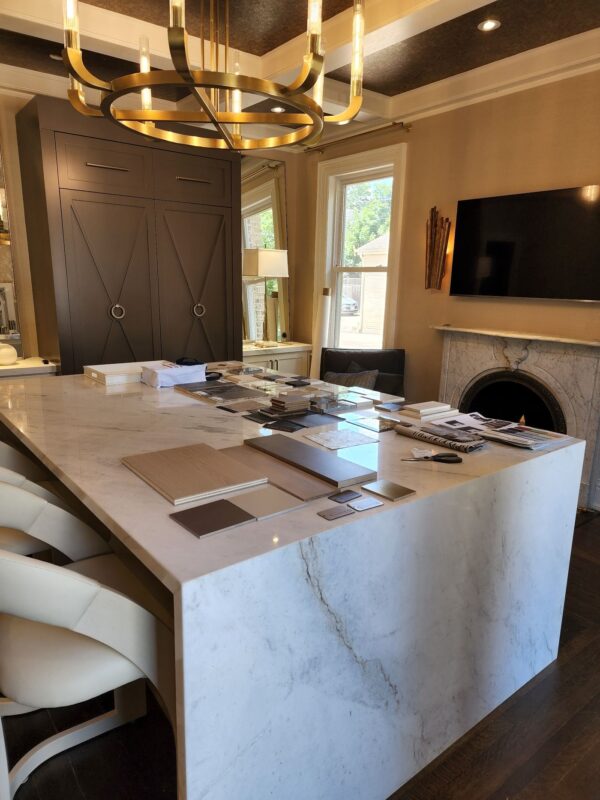 Gloria White Quartzite – CAVA SURFACES